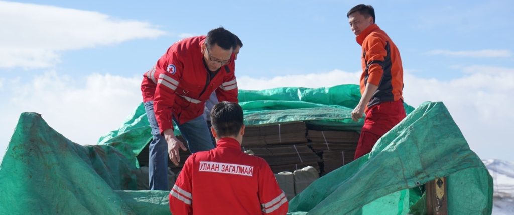 Малчин өрхөд хүрэх тусламжийн цуваа хөдөллөө