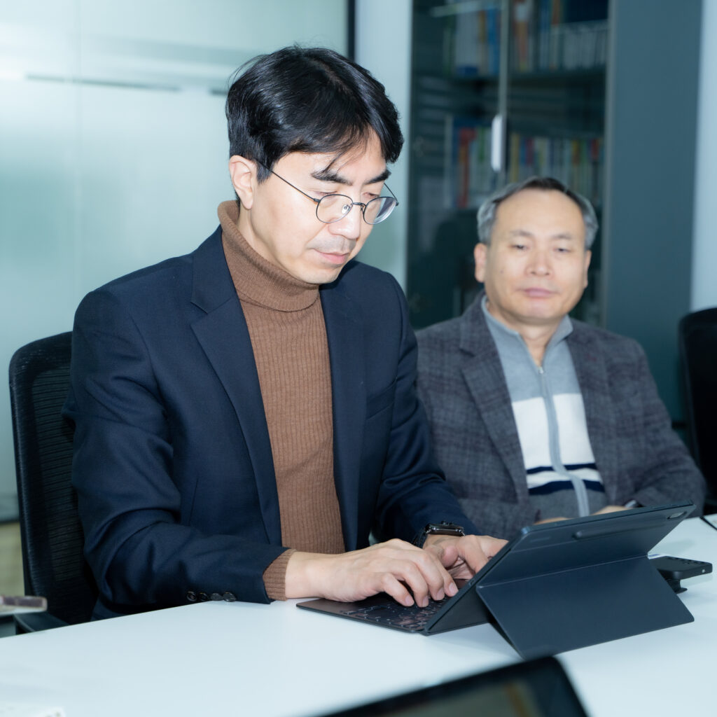И-Монголиа: БНСУ-ын “Nice information service” болон “Korea university ...